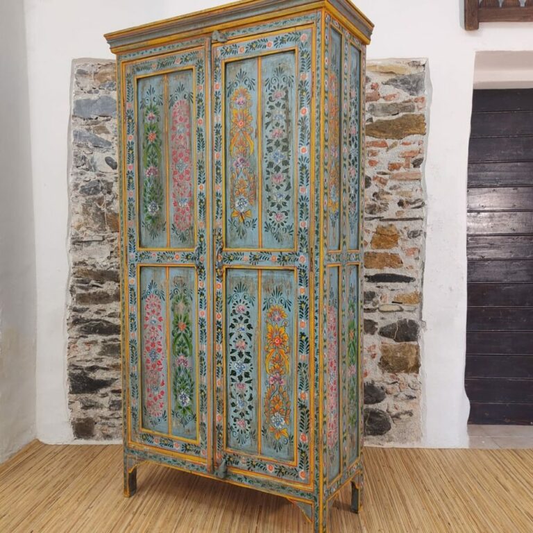 Armadio Dipinto a Fiori dall'India | Emporio D'Oltremare