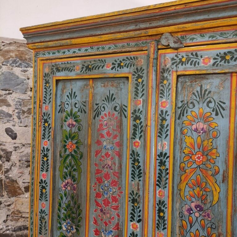 Armadio Dipinto a Fiori dall'India | Emporio D'Oltremare